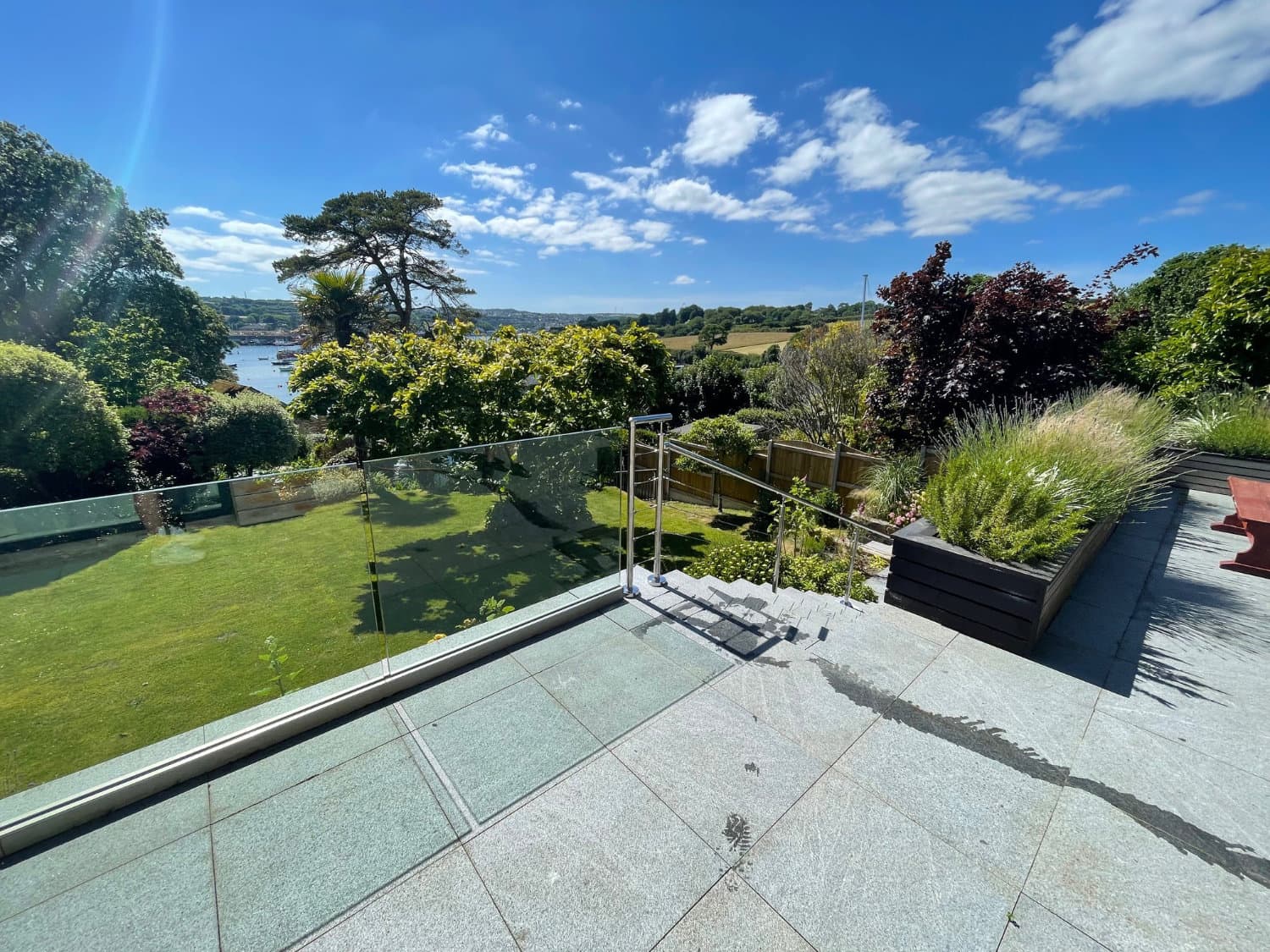 Frameless Glass Balustrade System with Aluminium Handrail